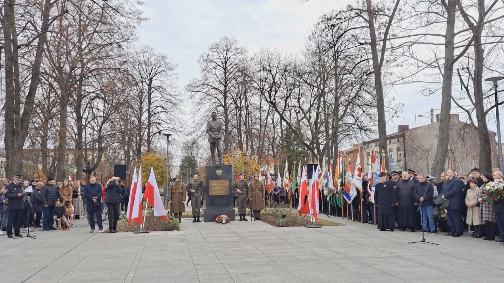 Bełchatów uczcił 104. rocznicę odzyskania przez Polskę niepodległości ...