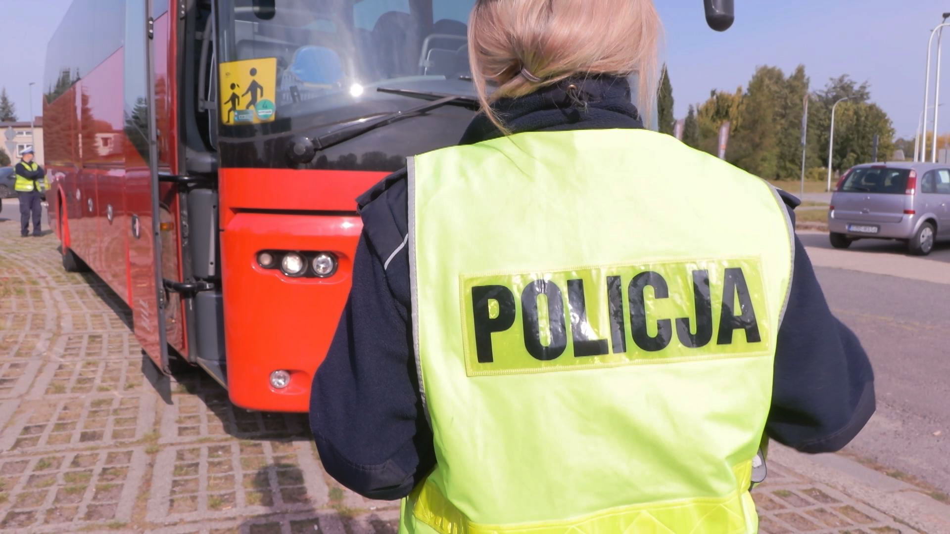 Policyjna kontrola autokarów i busów - ebelchatow.pl - wiadomości Bełchatów, informacje z regionu