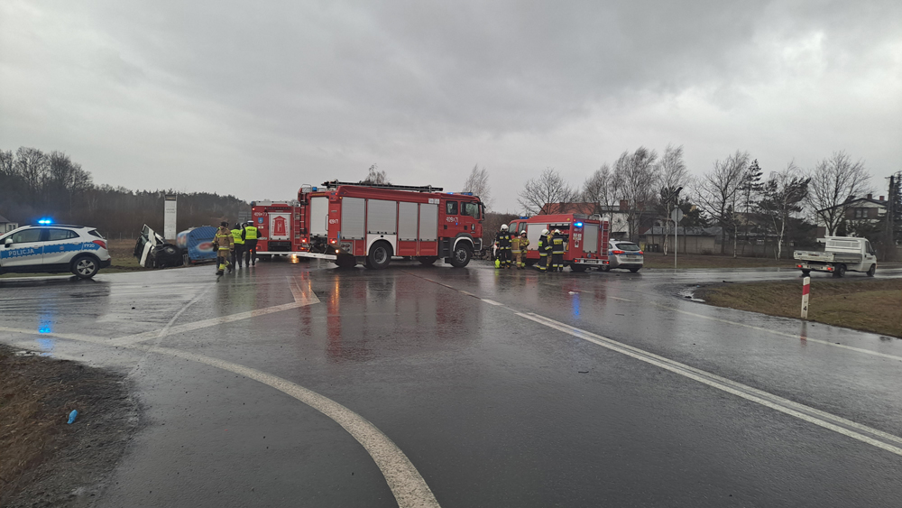 Wypadek śmiertelny. Uwaga kierowcy - droga zablokowana - ebelchatow.pl ... Wypadek śmiertelny. Uwaga kierowcy - droga zablokowana - ebelchatow.pl ...